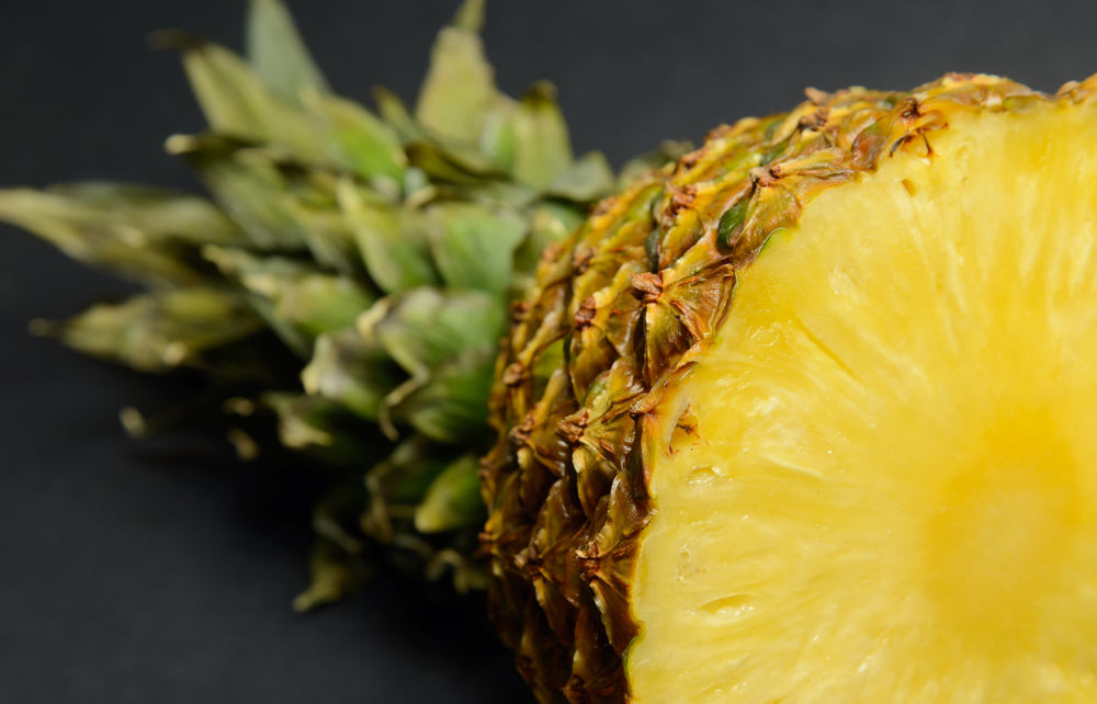 Large Pineapple – The Fruit Basket Shop