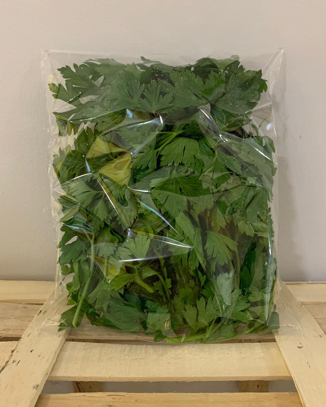 Fresh Flat Leaf Parsley 50g – The Fruit Basket Shop